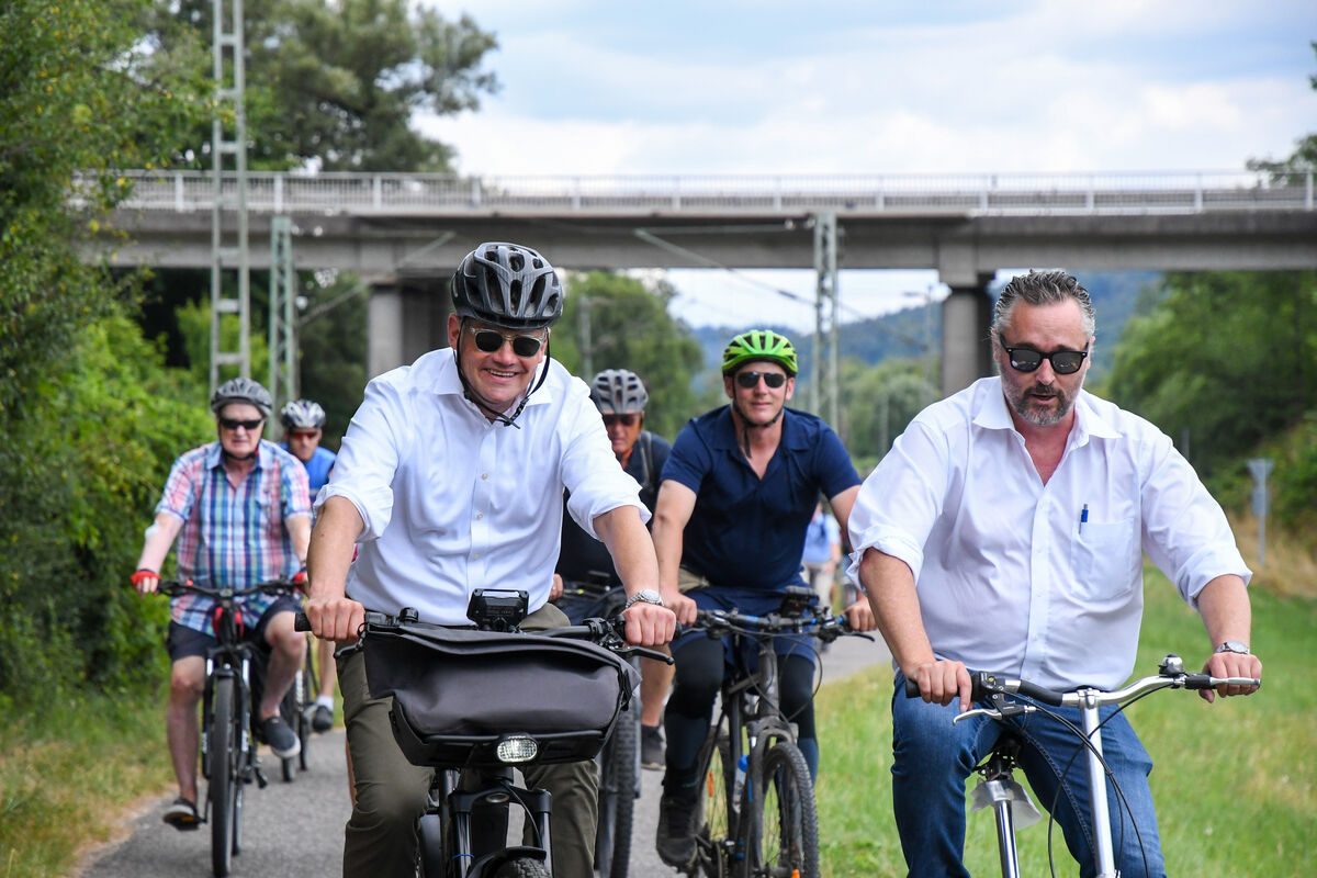 Ministerpräsident Rhein unterwegs im Main-Kinzig-Kreis | hessen.de